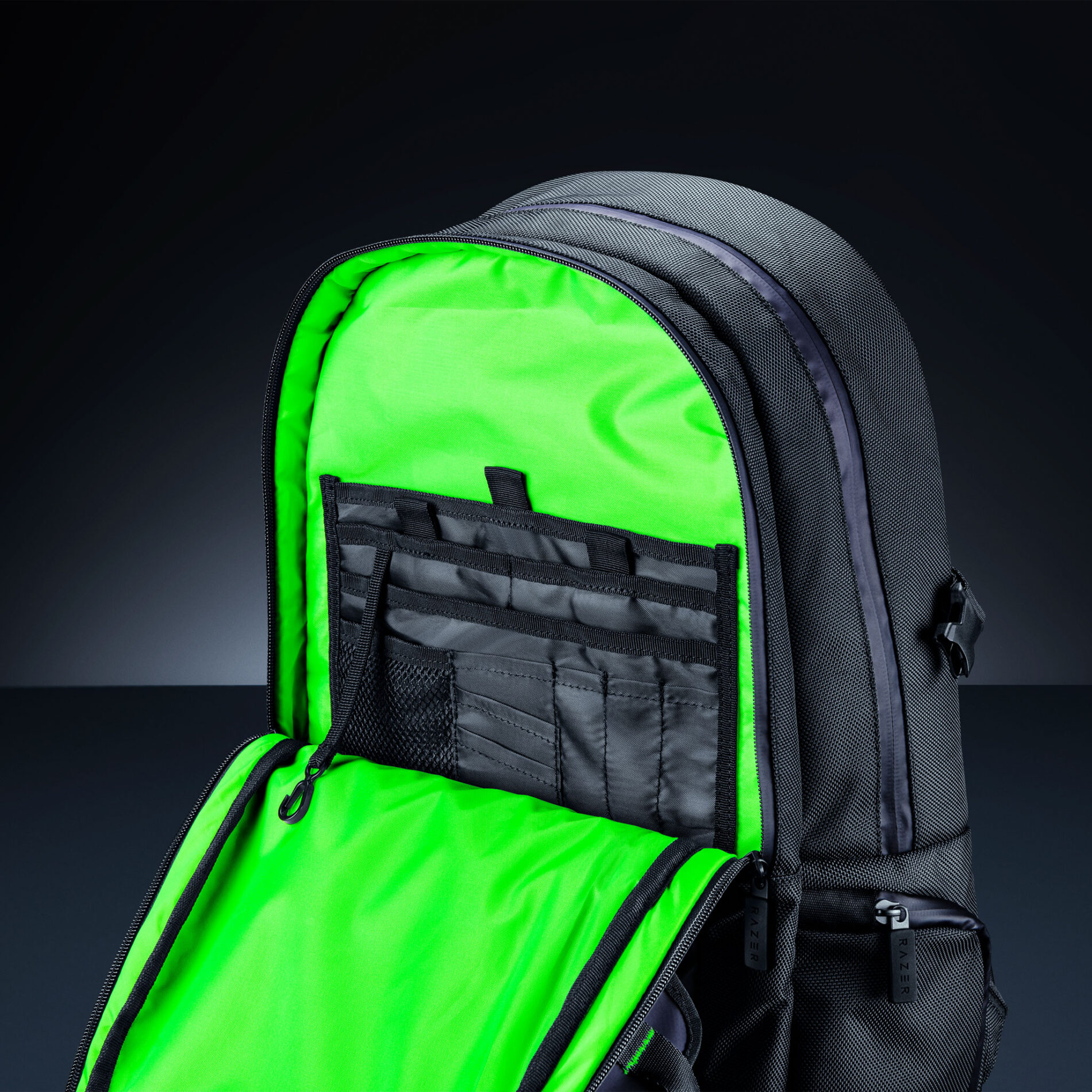 Razer Rogue 16" Backpack V3 - Chromatic Edition